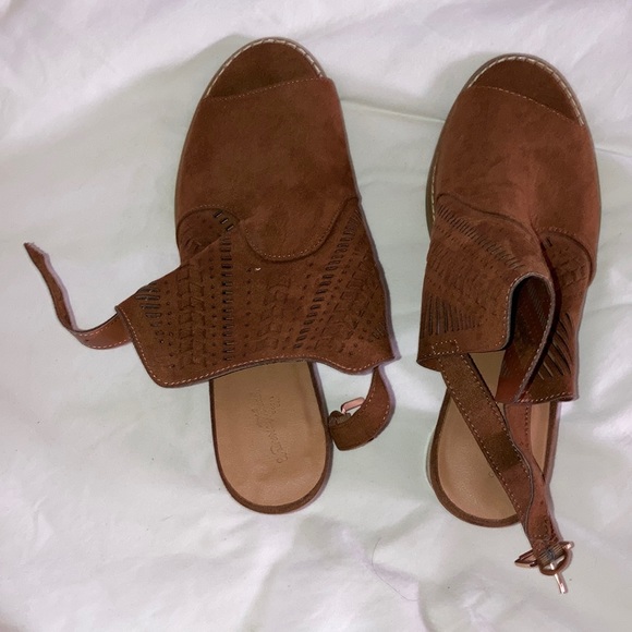 Universal Thread | Shoes | Universal Thread Suede Block Heel Shoes ...